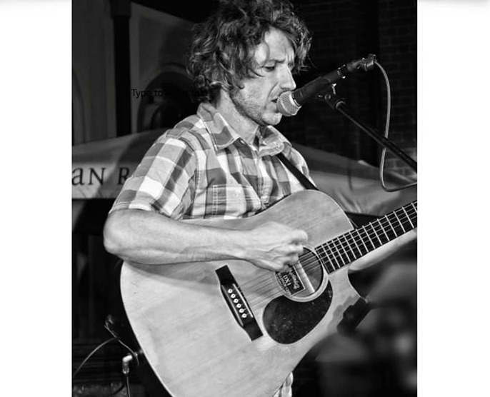 Hourglass LIVE MUSIC: Shane Farrell @ Claddagh Cottage